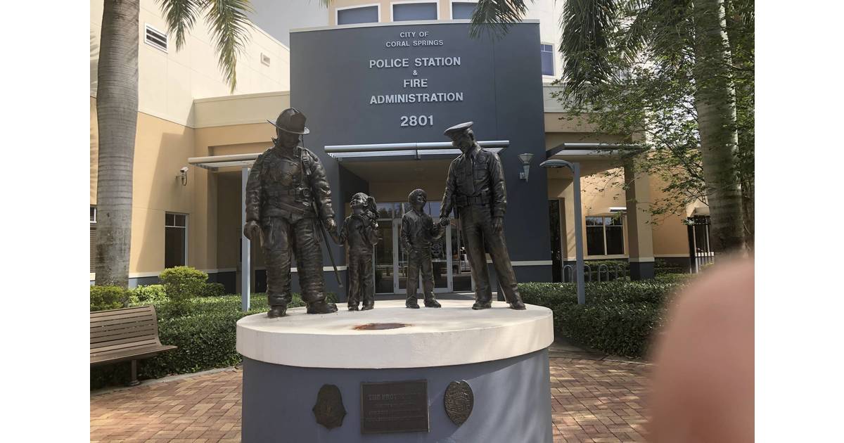 Coral Springs Police Offering Safe Space For Online Purchases And Sales