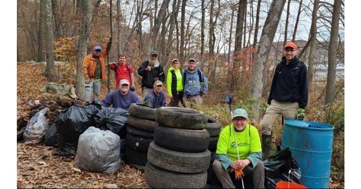Volunteers Remove 28,000 Pounds of Debris from Lake Hopatcong During ...