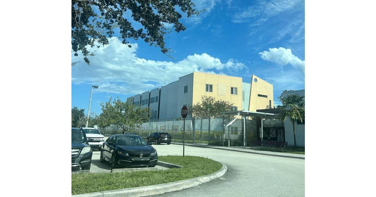 Broward School Officials: Marjory Stoneman Douglas High School’s 1200 Building Will Be Torn Down ...