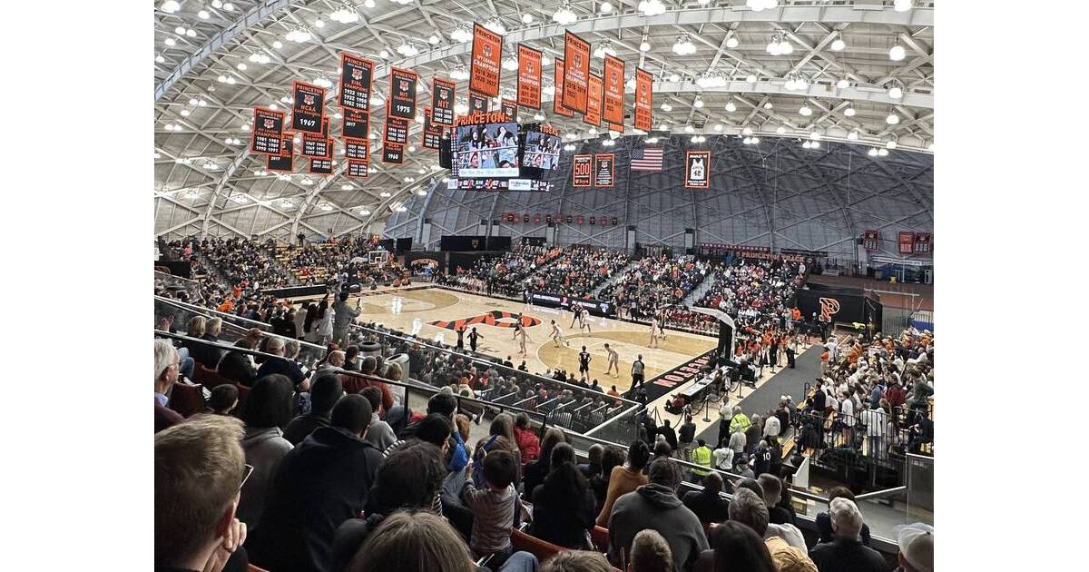 Weekend in Princeton: Bah Humbug to Ho-Hum -- Time for Basketball at Jadwin Gym | Princeton, NJ ...