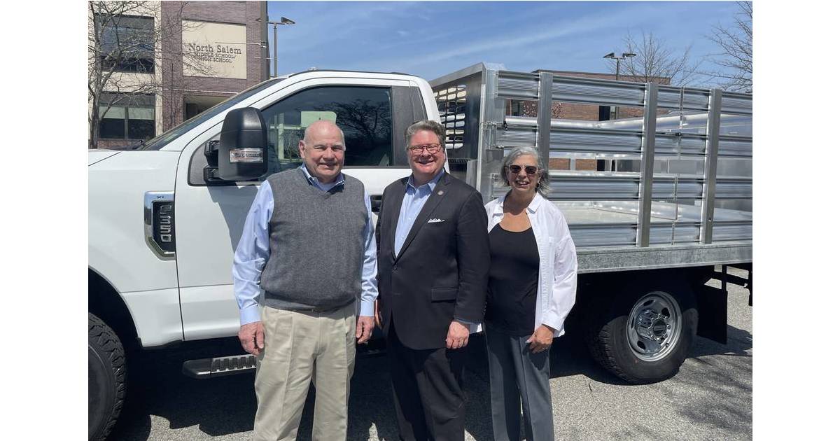Sen. Harckham Inspects New Maintenance Truck for North Salem Schools ... Sen. Harckham Inspects New Maintenance Truck for North Salem Schools ...