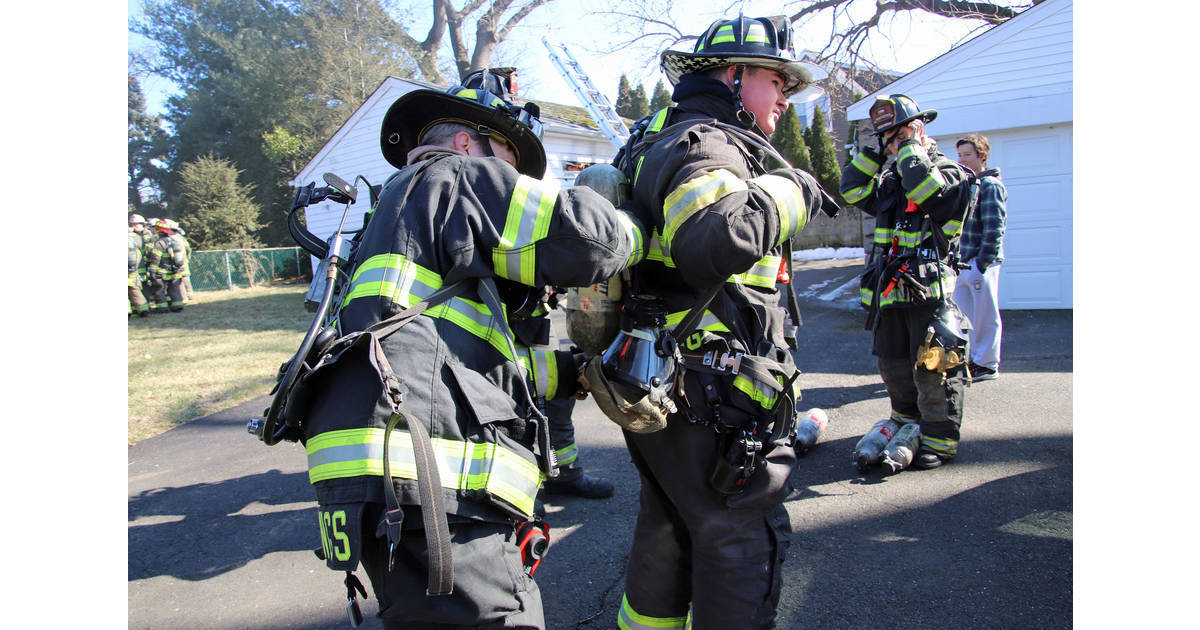 Scenes from Hawthorne Fire Department Drills on Forest Avenue ...