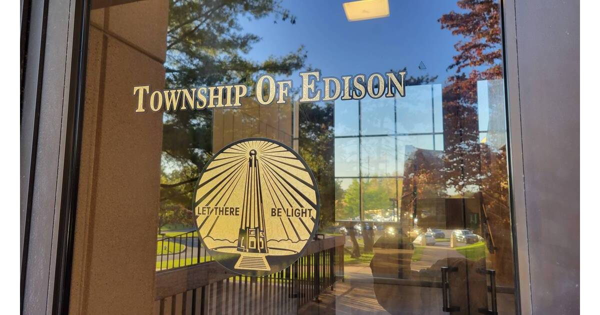 Edison Council Adopts Ordinance Establishing Decorum, Banning 'Props ...