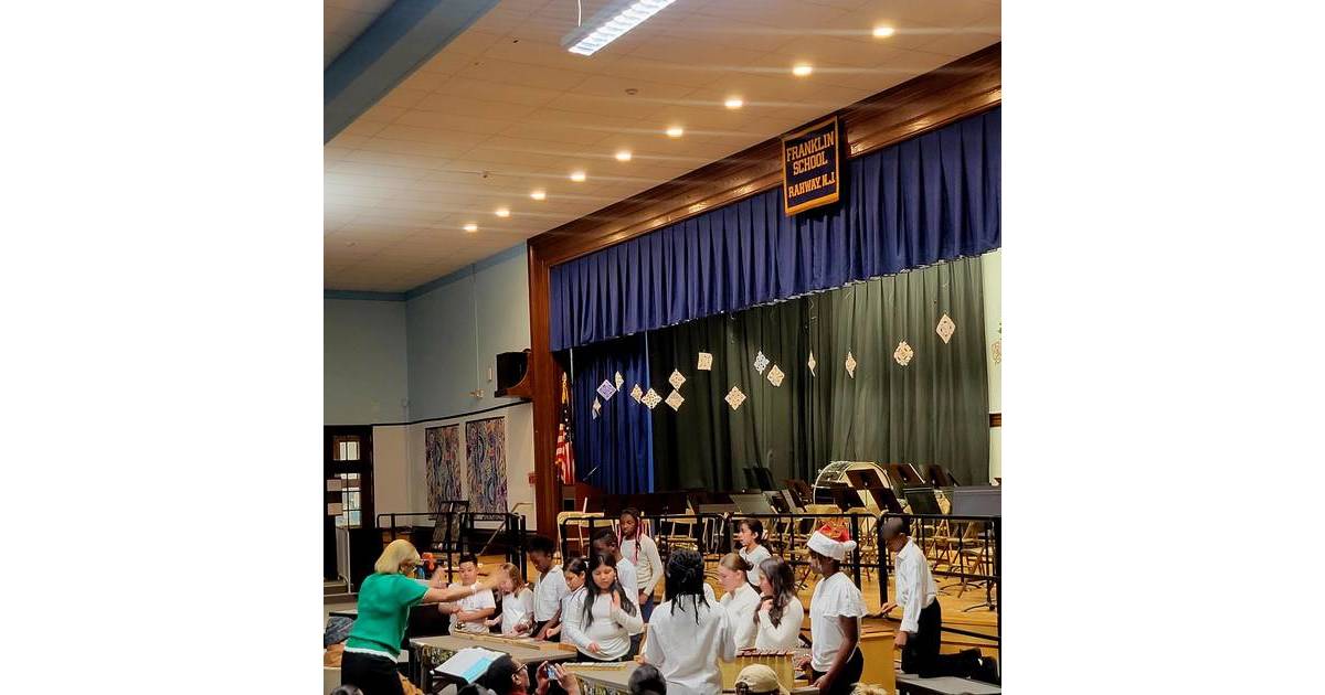 Franklin Elementary School Winter Concert Fills Auditorium with Holiday ...