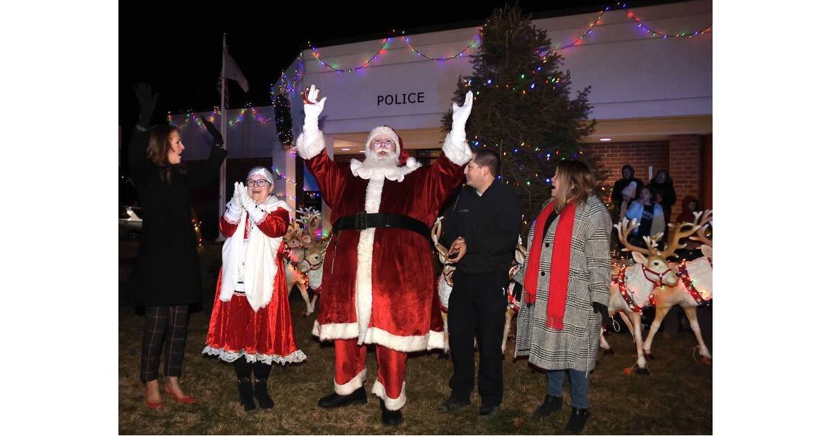 Santa Comes to Help Town of Newton Light the Tree and Usher in ...