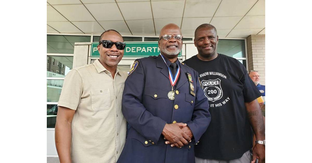 Elizabeth Police Detective Retires After 30 Years of Service ...