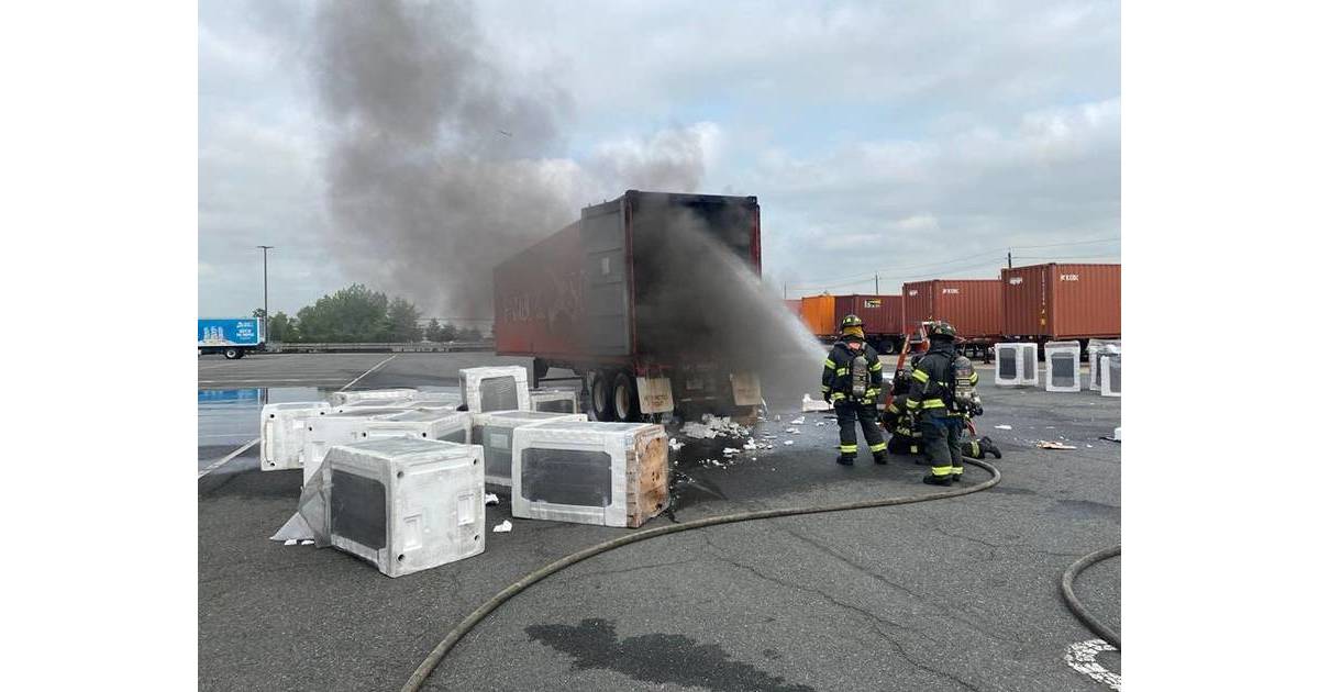 Elizabeth Fire Department Responds to Trailer Fire | Elizabeth, NJ News ...