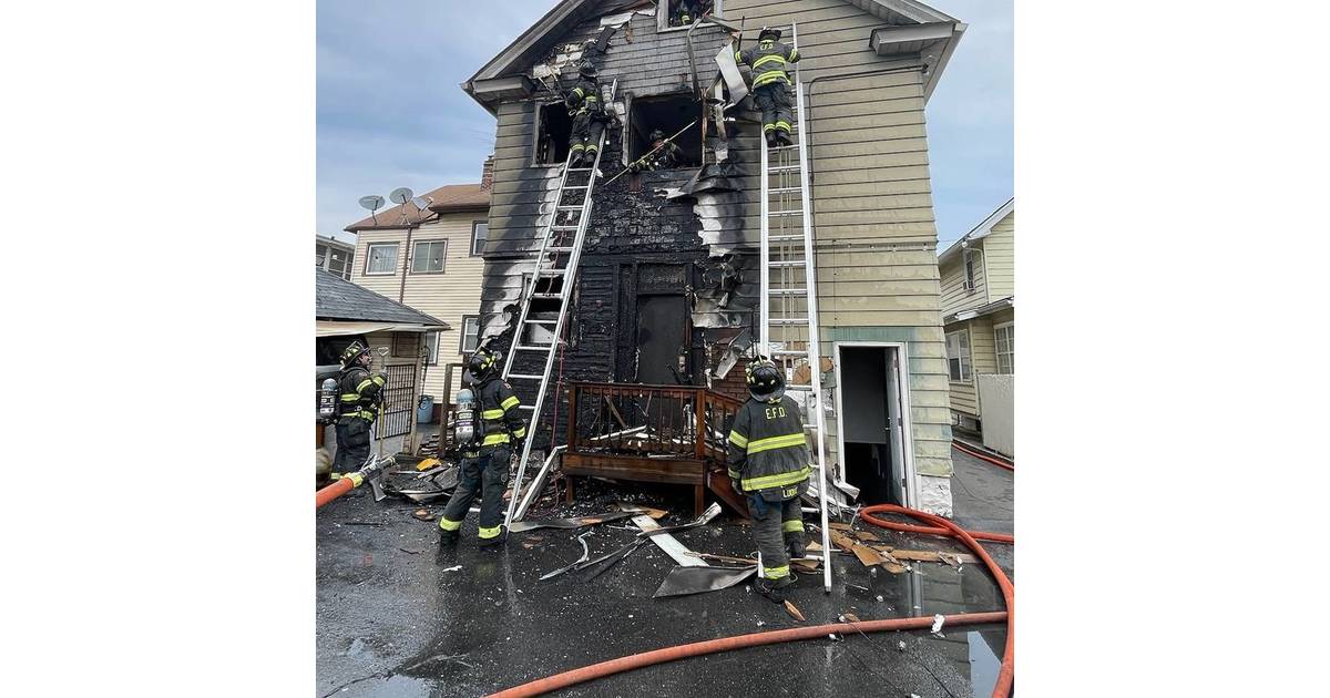 Elizabeth Fire Department's Tour 3 Responds to House Fire on Berwick ...