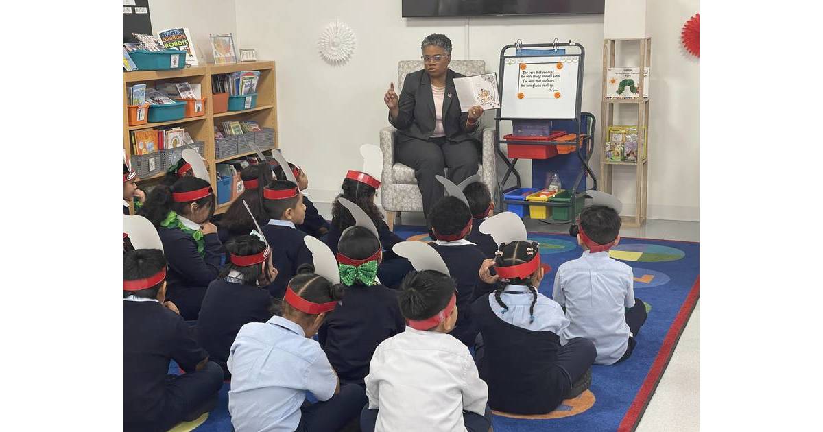 NJ Commissioner of Education Visits John P. Holland Charter School ...