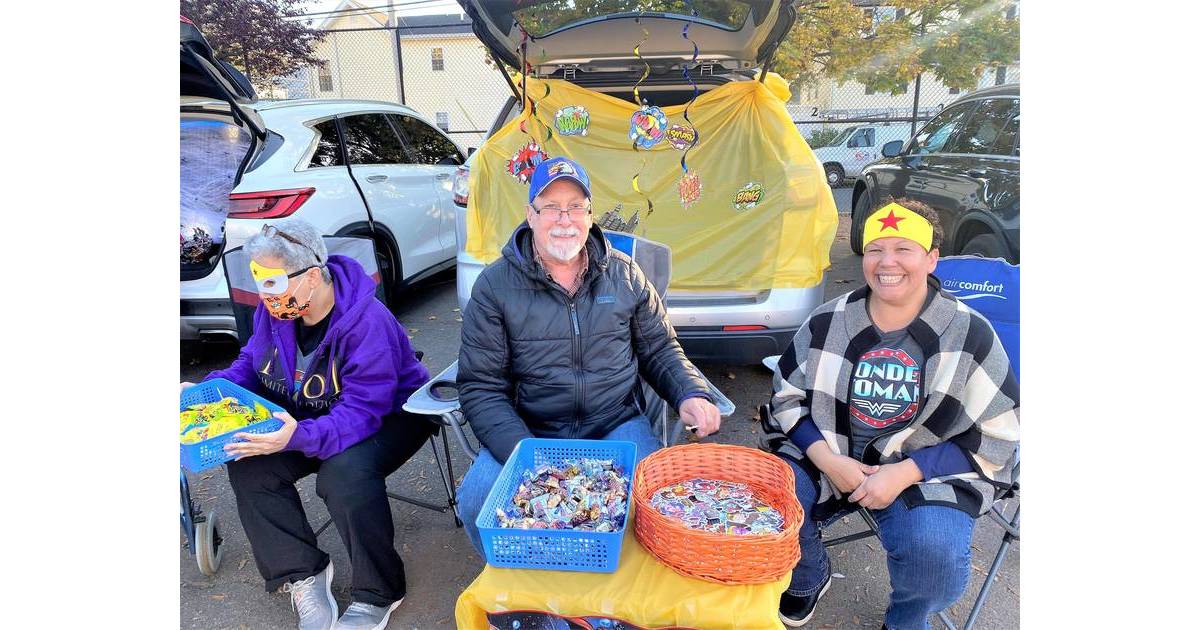 Rahway's Franklin Elementary School Holds Trunk or Treat and Halloween ...