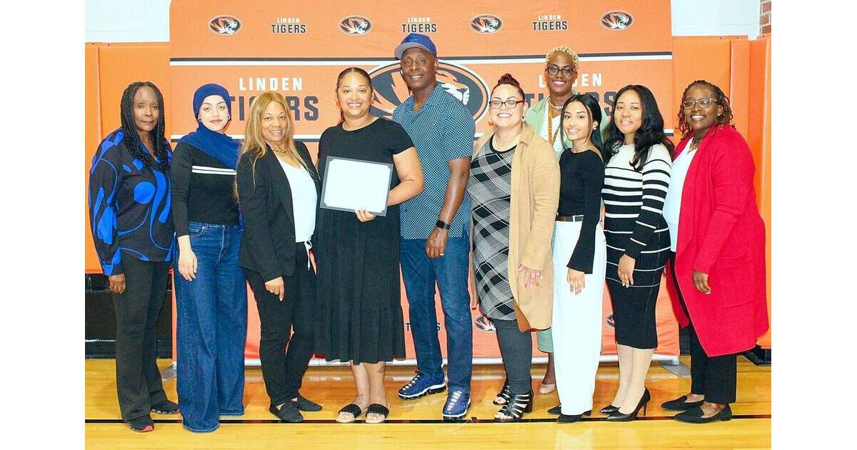 LPS School No. 2 Teacher and Cheer Coach Tionna Givens Honored with "It ...