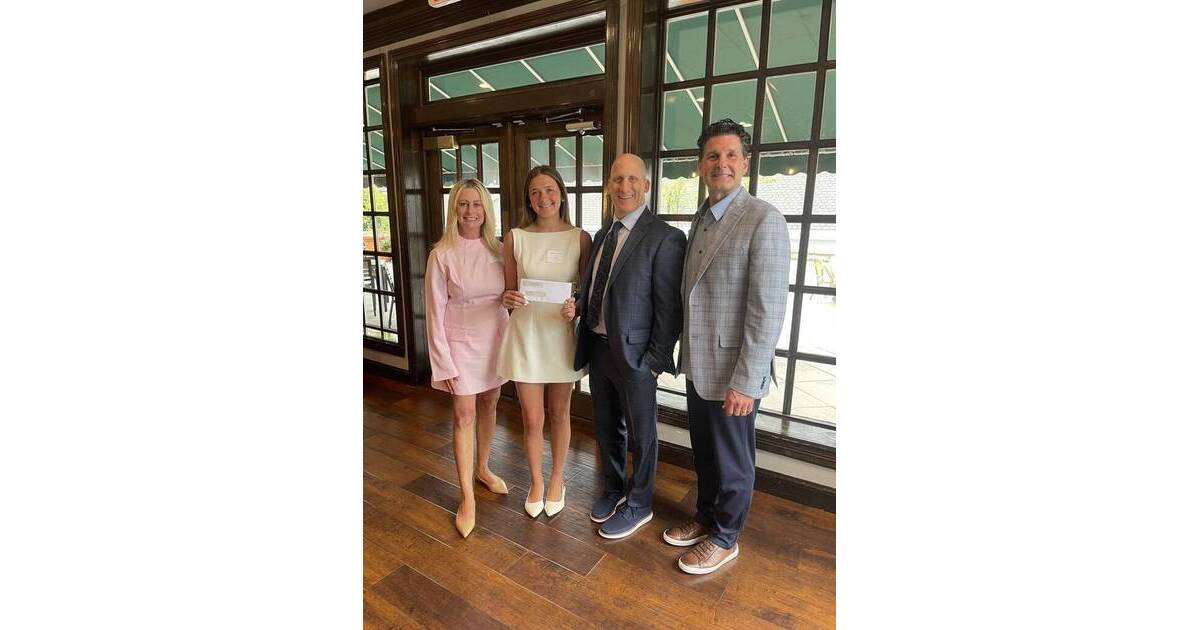 Hanover Park's Amanda Cosentino Awarded Student Leadership Scholarship ...