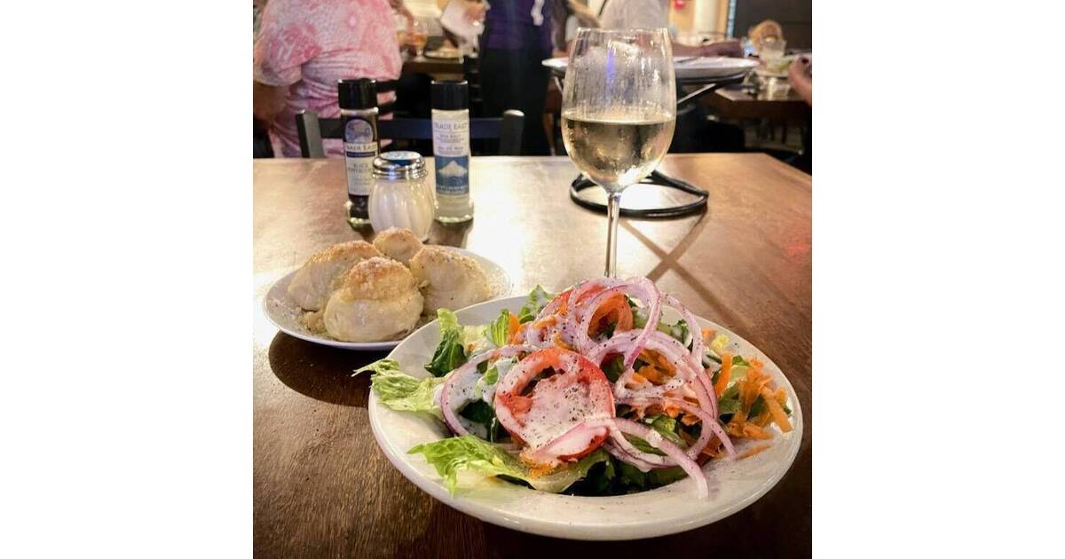 Review: Pizza Time Caffe Brings Loads of Flavor and Personality to ...