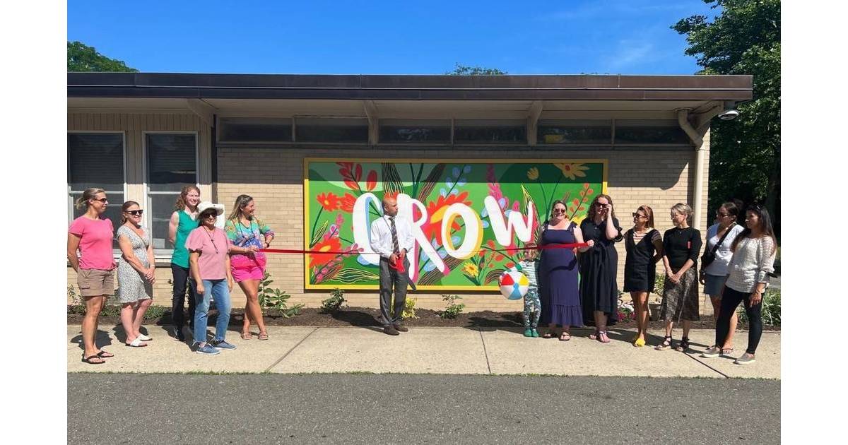 Littlebrook's New Murals Focus on Increased Student and Staff Well ...