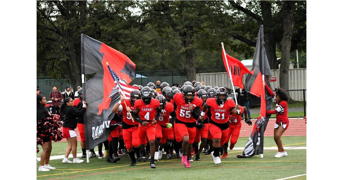 Rahway Football Falls to Summit; Freshman Jyvon Cooper Scores | Rahway ...