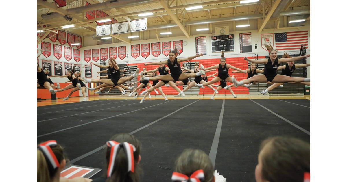 Hunterdon Central Cheerleaders Take Part in National Send-Off (Photo ...