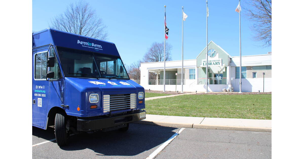 Arm In Arm Mobile Food Pantry Back at Lawrence Headquarters Branch of ...
