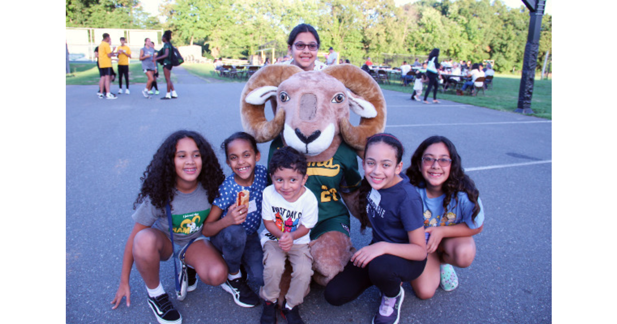 Wardlaw+Hartridge Community Gathers at Welcome Back BBQ | Plainfield ...