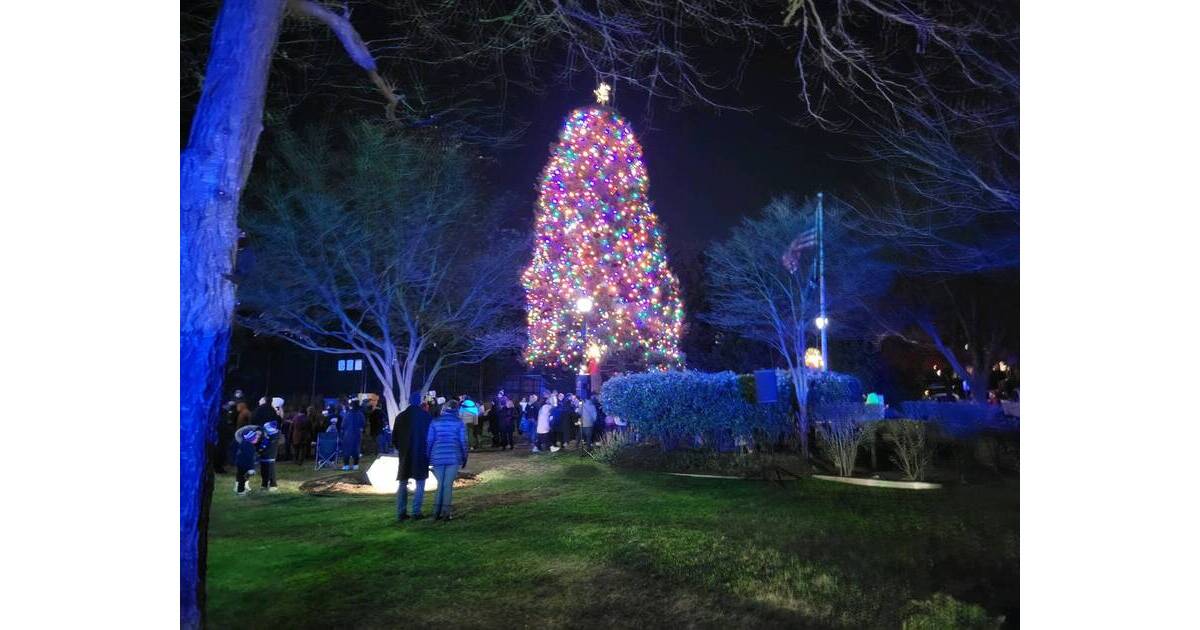 Wood-Ridge Welcomes the Holidays with Christmas Tree Lighting Ceremony ...