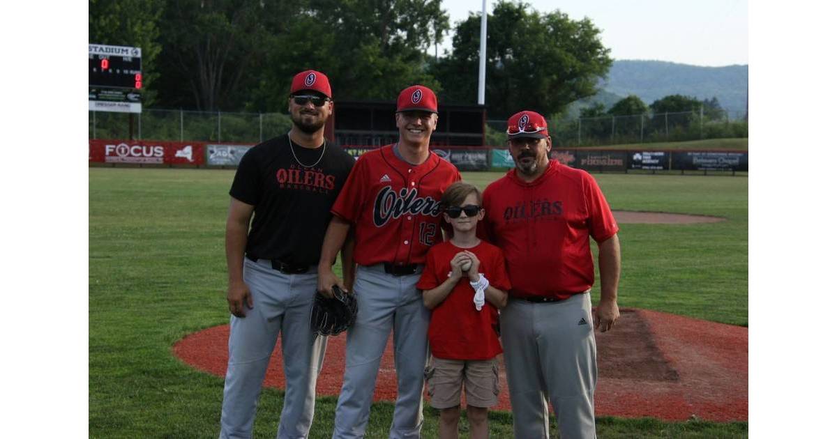 Oilers Squeeze Out Win Over Gliders, Clinch Division Title | Greater ...