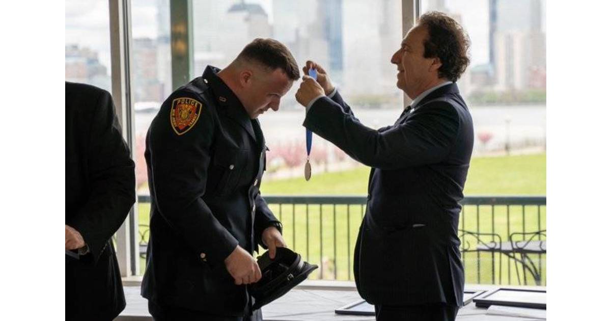 200 Club Recognizes First Responders, Honors Fallen JCPD Det. Seals ...