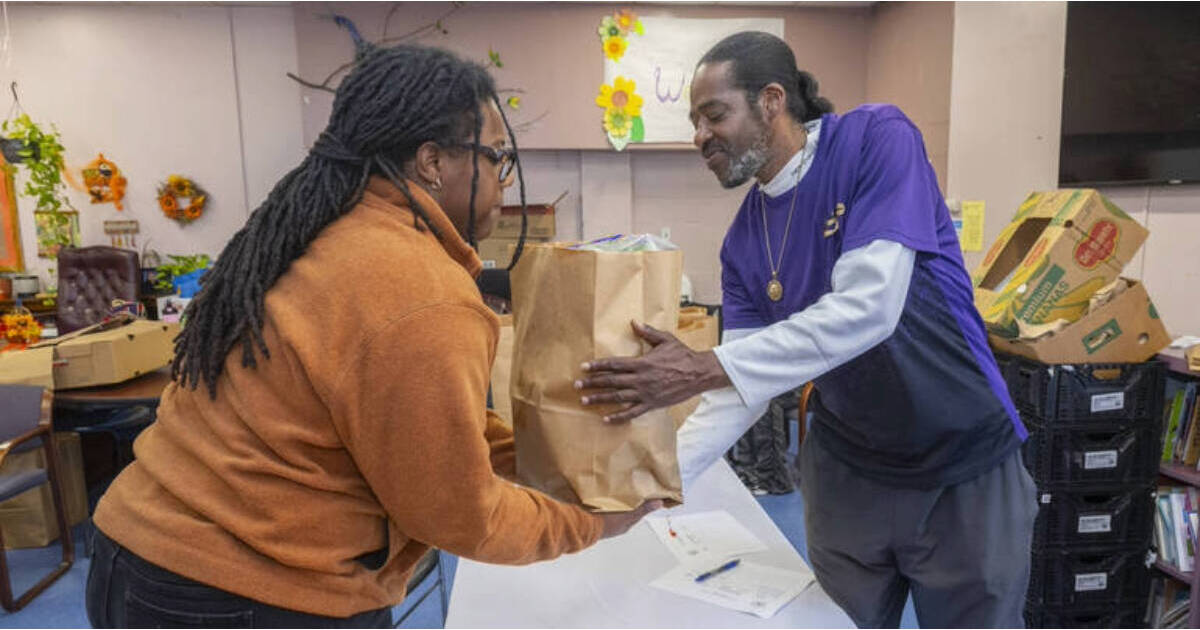GOBBLER GIVEAWAYS: Local Organizations Make Sure Camden Families Have ...