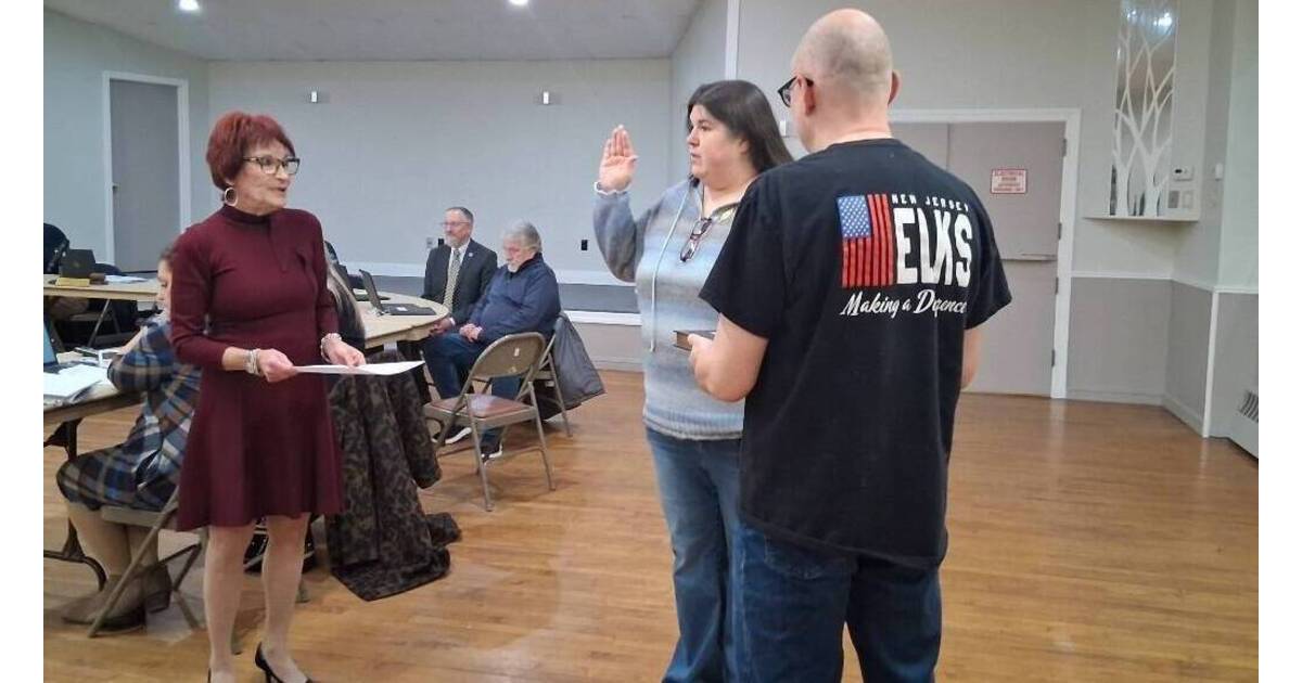 Spann, Frantz Take Hightstown Council Oaths of Office, Mayor Expects ...