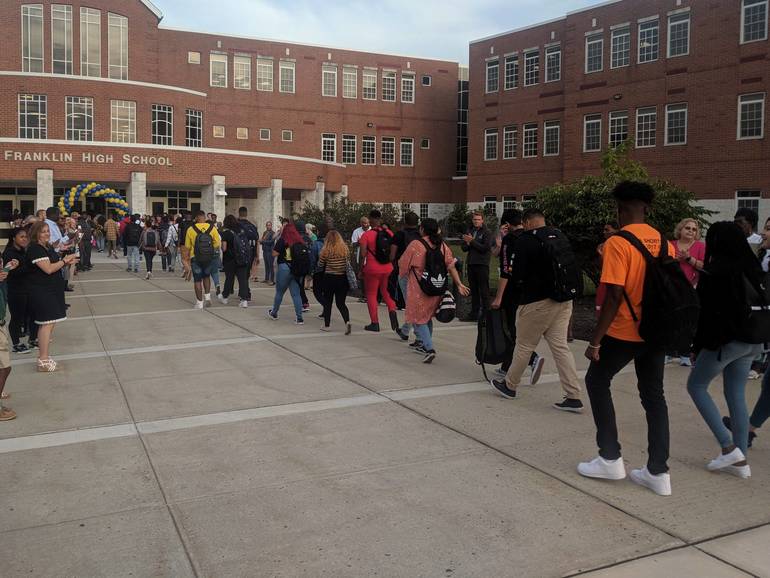 Franklin High School welcomes students with ‘clap-in’ | TAPinto