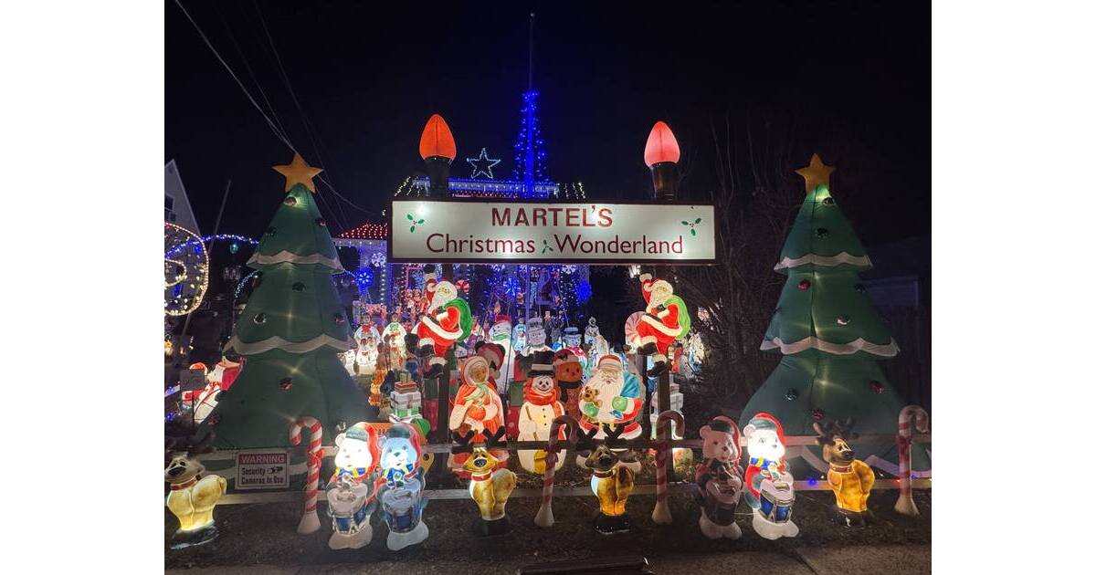 20 Pictures to Remind You to Visit Martel's Christmas Wonderland to Get ...