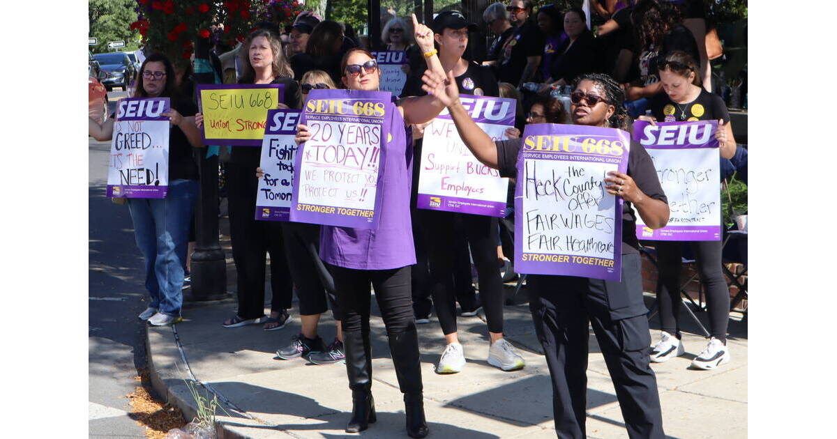 Hundreds of Workers Take to Old Courthouse in Doylestown to Strike ...