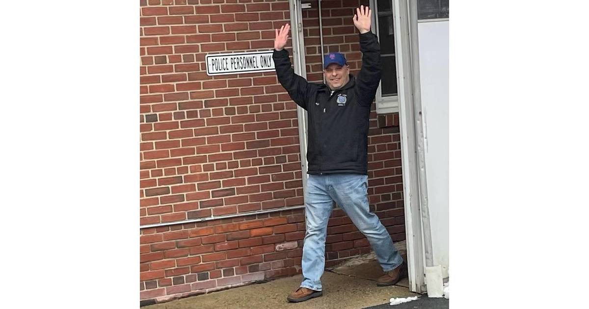 Fair Lawn's Sgt. Brian Metzler All Smiles at His 'Clap Out' | Fair Lawn ...