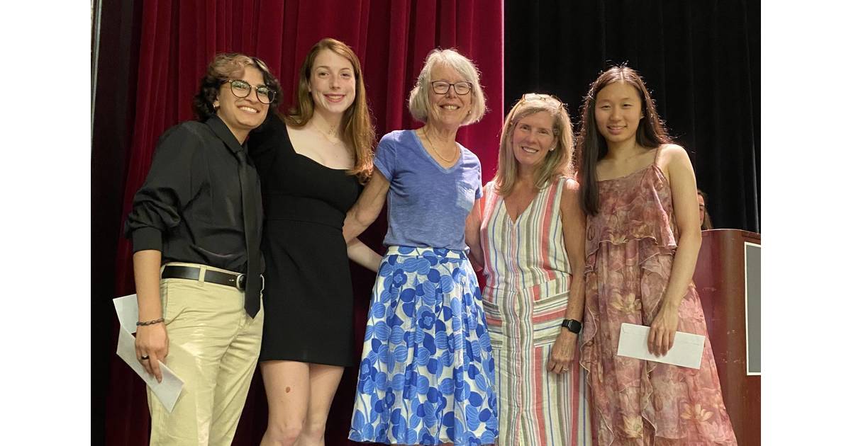 Summit Civic Foundation Awards Scholarships To Seven Summit High School