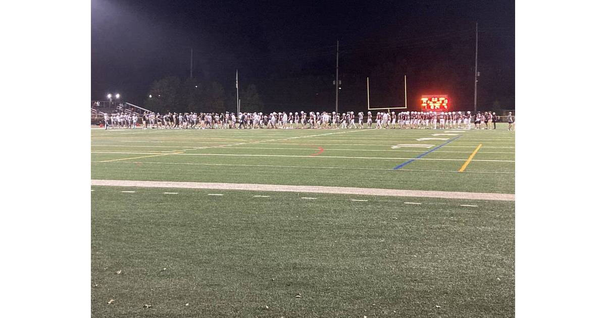 Ridgewood Football: Maroons Celebrate Homecoming with a Close Win ...