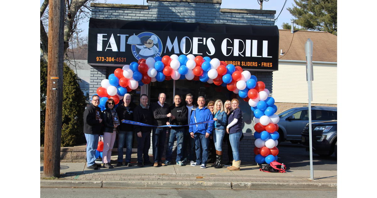 Fat Moe's Grill on Lafayette Avenue Holds Ribbon Cutting Ceremony for ...