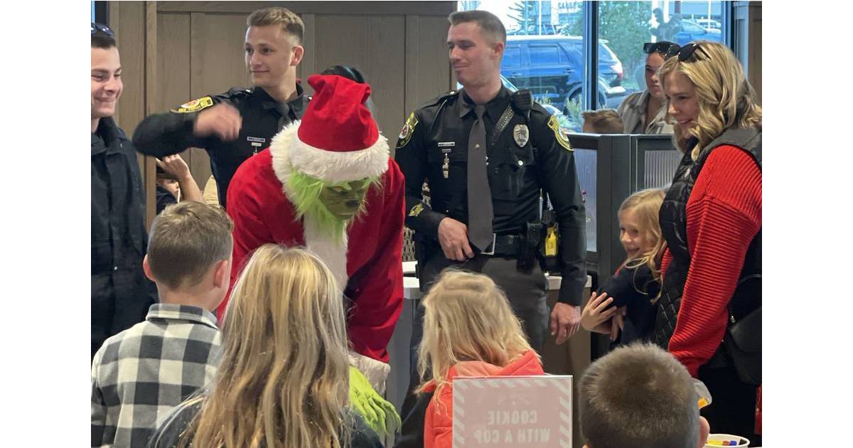 The Grinch was Let out on Good Behavior for Stafford Police & Chick-fil ...