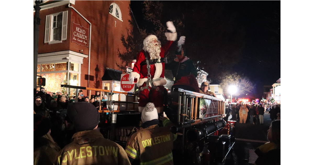 Doylestown Tree Lighting Welcomes Santa and the Start of the Holiday ...