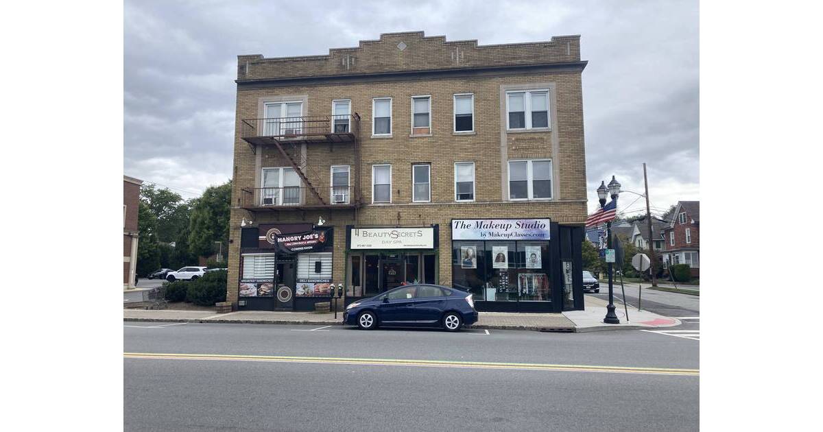 Hangry Joe's Hot Chicken and Wings Coming Soon to Nutley Center ...