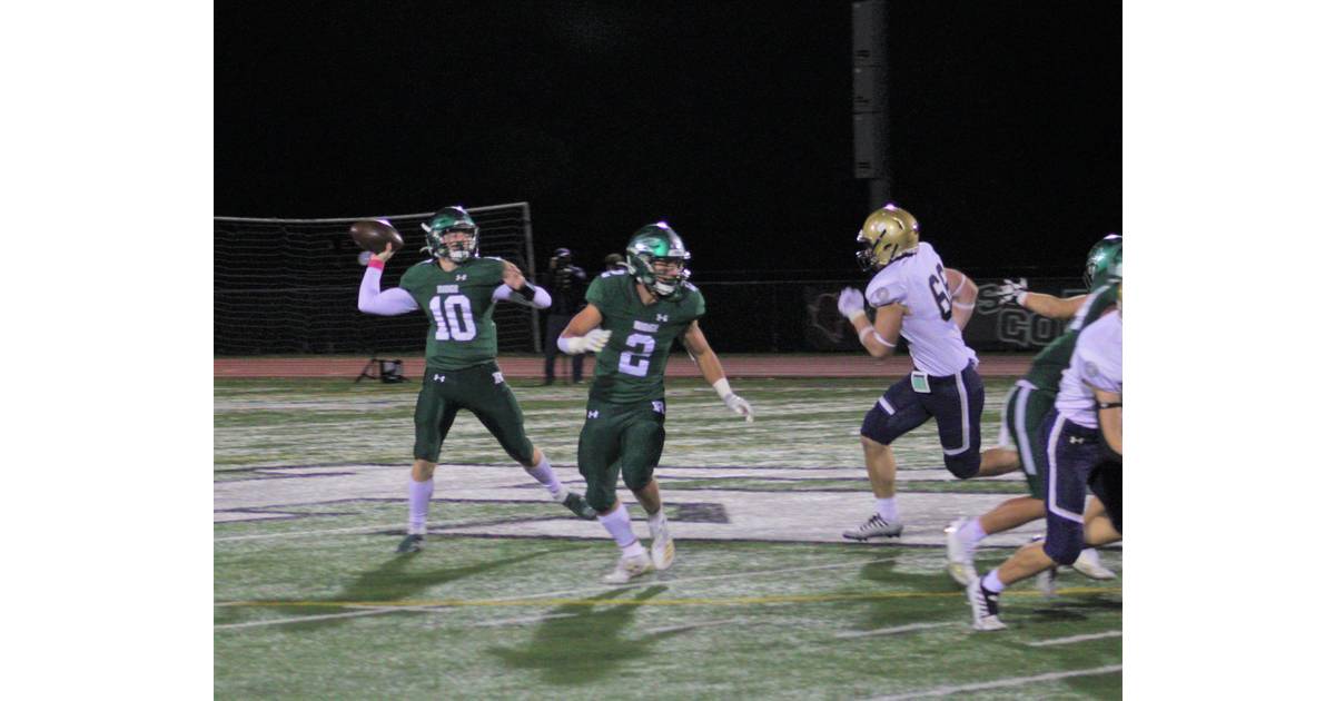 Football: Ridge Overwhelms Roxbury, 52-7, in State Playoff Opener ...