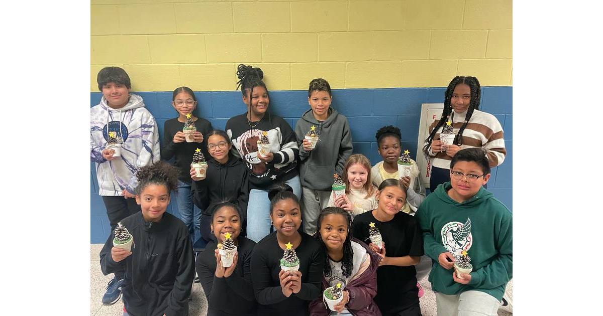 Franklin Elementary School's Blue & Gold Club Spreads Holiday Cheer ...