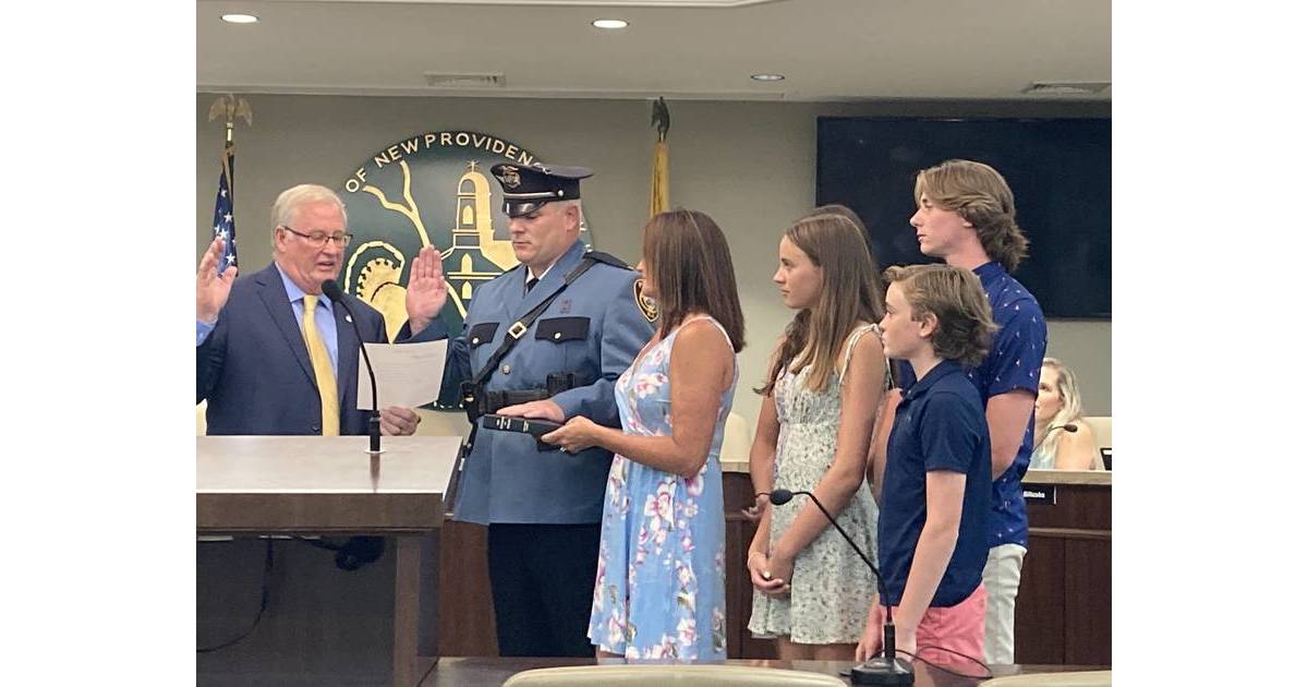 Police Chief Daniel Henn Sworn-in; Three New Police Officers Appointed ...