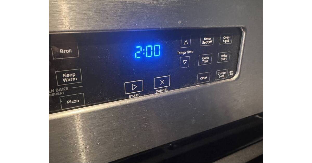 Before You Go to Bed: Set Your Clocks Ahead for Daylight Savings Time ...