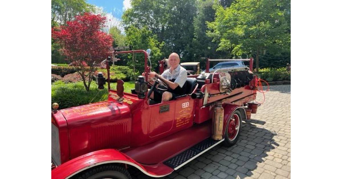 Jeff Davis 'Fabricates' the 1917 Independent Hose Company Truck ...
