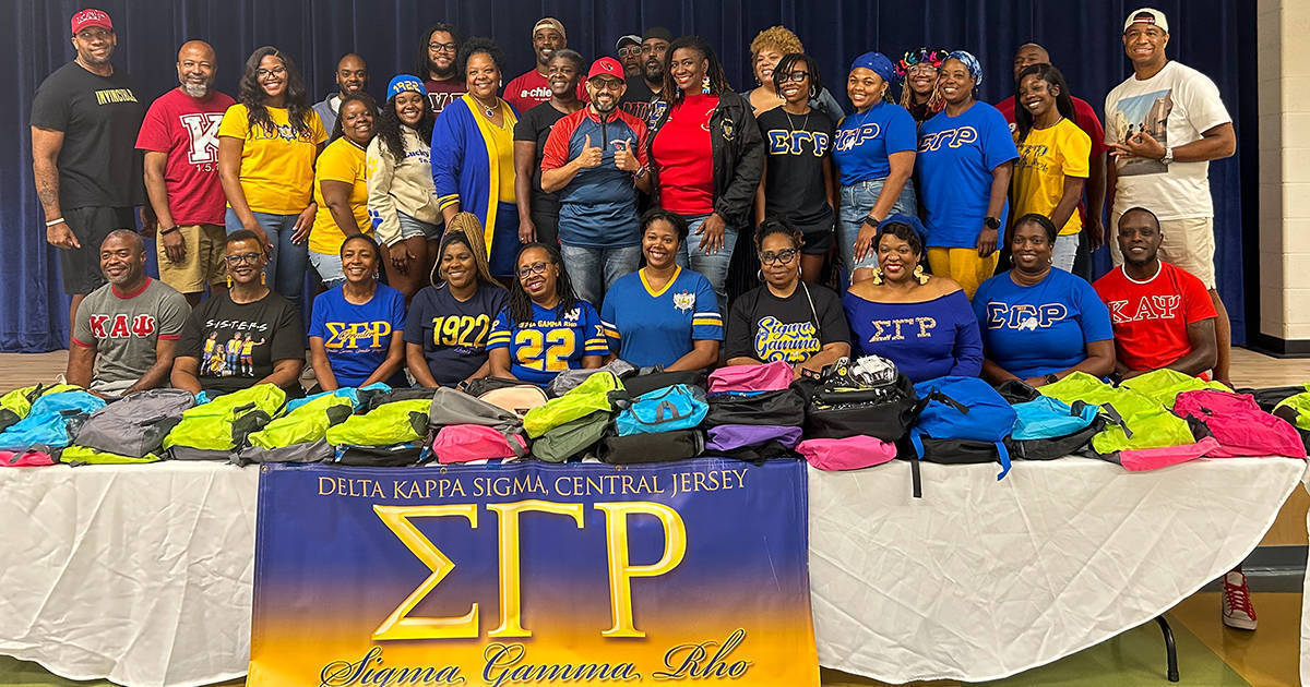 Sigma Gamma Rho & Kappa Alpha Psi Local Chapters Give 200 Bookbags to ...