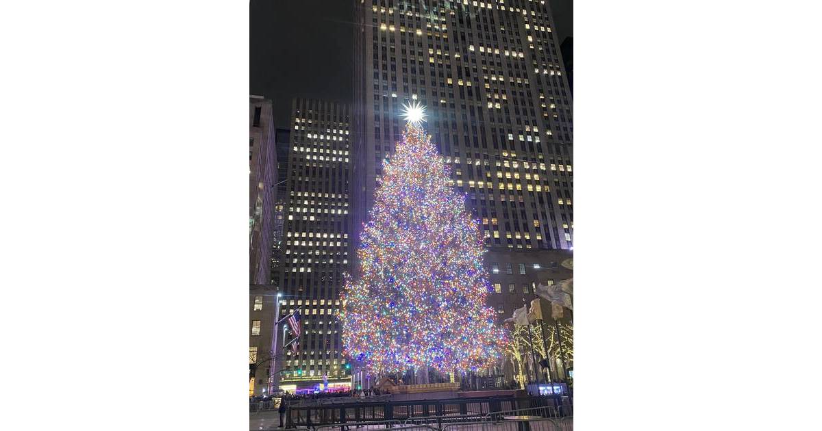 The Rockefeller Center Christmas Tree Through the Years | Roselle, NJ ...