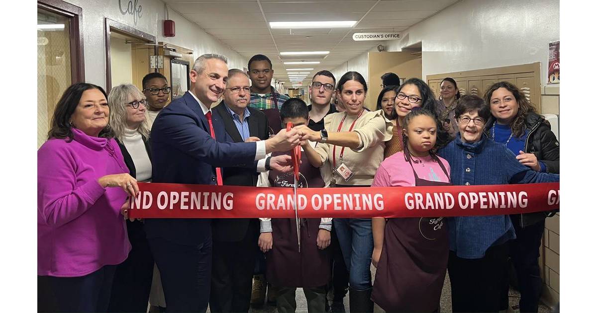 The Farmer's Cafe at Union High School Holds Its Grand Opening | Union ...