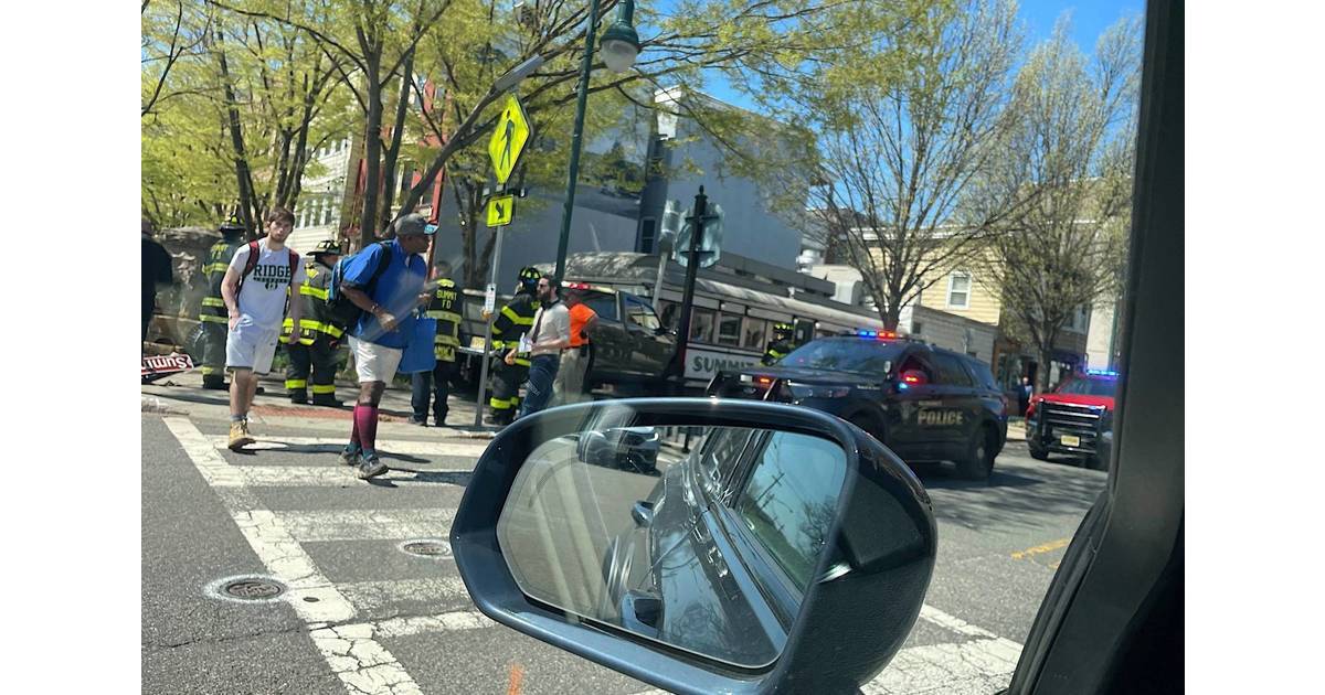 Vehicle Jumps Curb, Crashes into Summit Diner | Summit, NJ News TAPinto ...