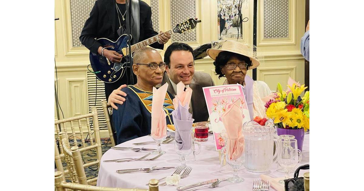 Mayor Andre Sayegh Honors Paterson's Oldest Mother, Celebrates Mother's ...