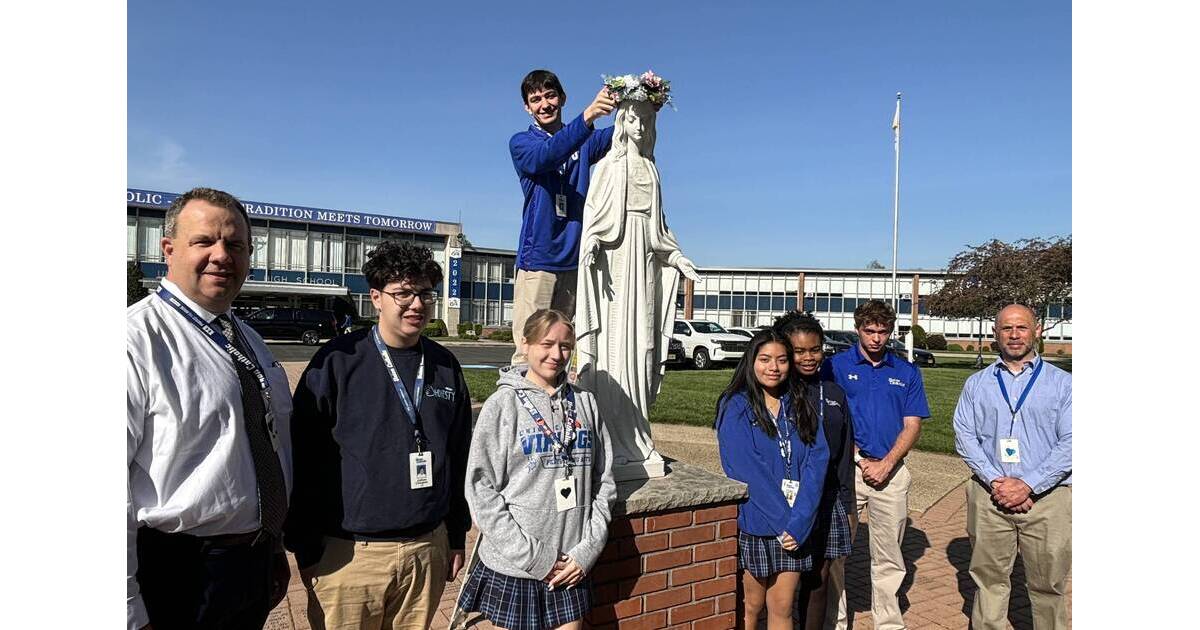 Union Catholic Continues Tradition With The May Crowning of The Blessed ...