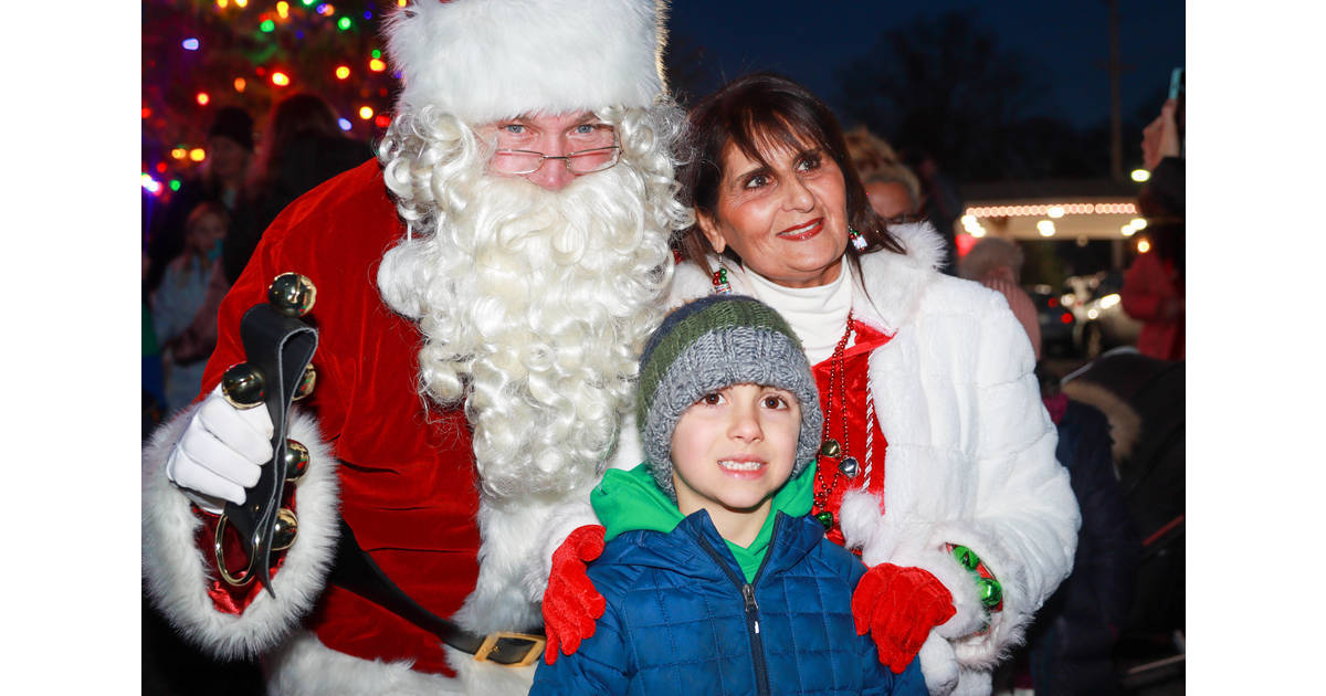 Glen Rock Feels the Magic of Santa at the Annual Tree Lighting | Fair ...