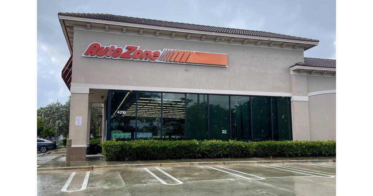 Police: Assistant Manager at AutoZone in Coral Springs Was Having Money ...